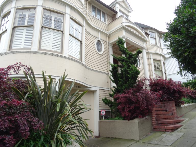 How to find Mrs Doubtfire's House in San Francisco - Snap Happy Travel