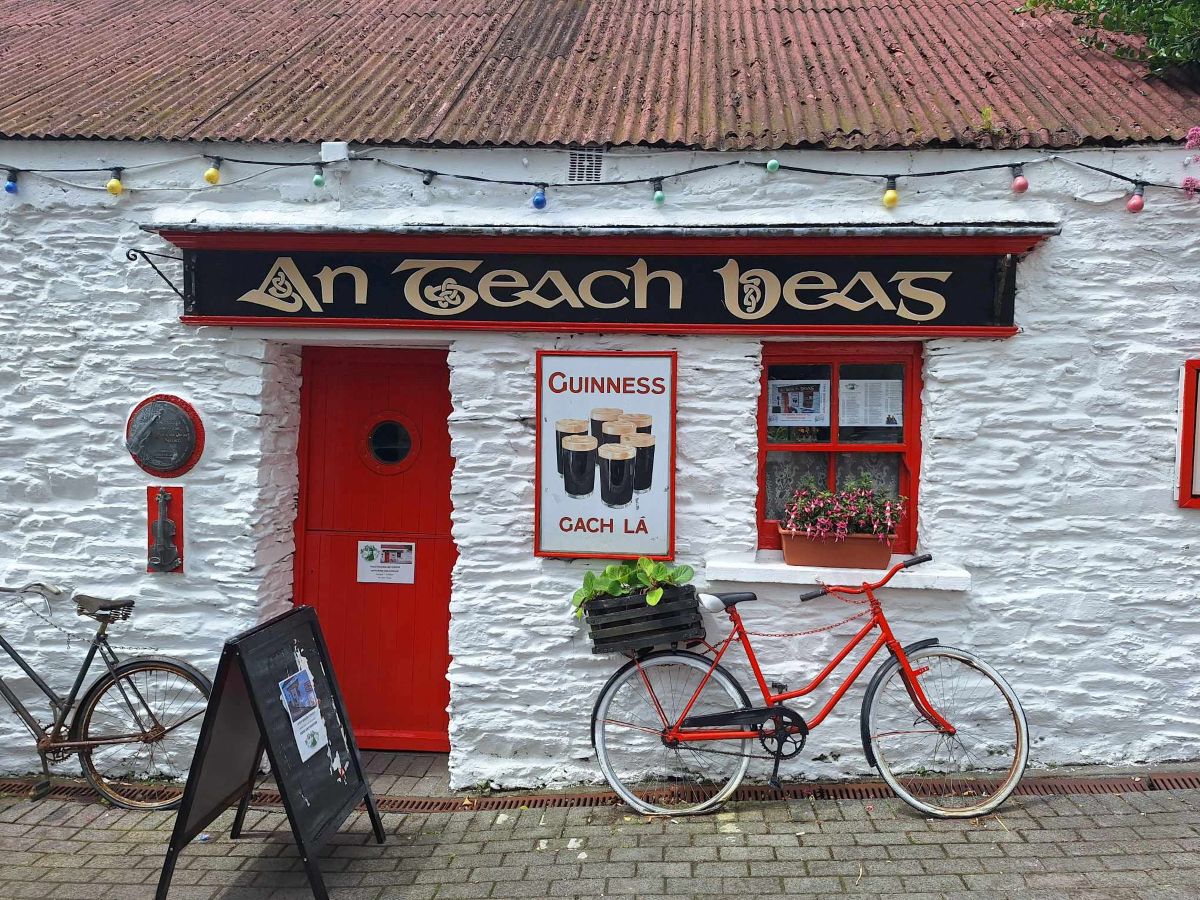 Best Stops on the Wild Atlantic Way in Cork (With Map!)